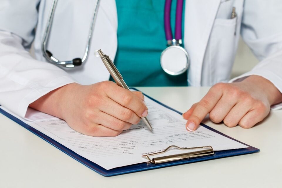 What are the Worst Parts of Being a Surgeon? - CheddarDen
