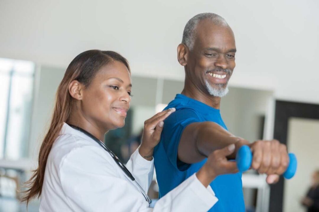 15 Jobs Similar to CNA (Certified Nursing Assistants) - CheddarDen